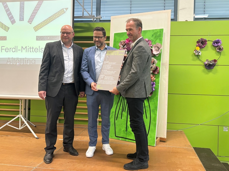Abschluss der Generalsanierung: Feierlicher Empfang in der Weiß-Ferdl-Mittelschule - Stadt Altötting